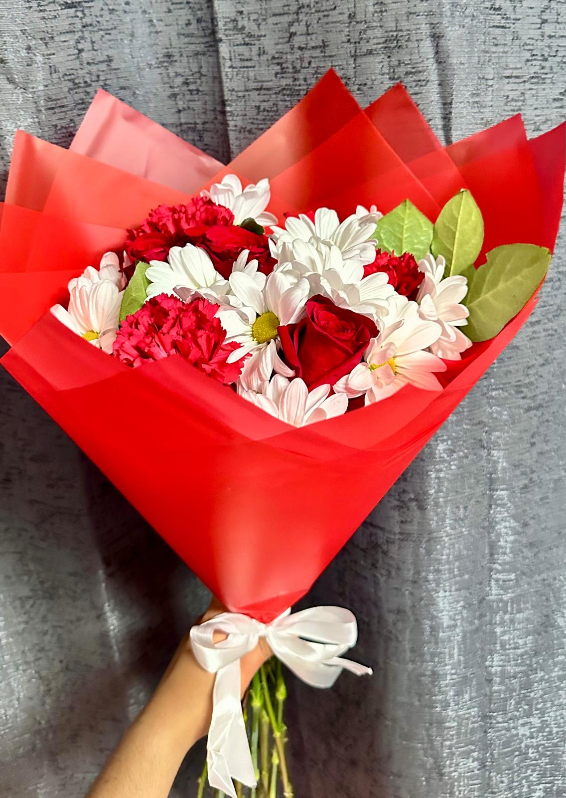 Mix flowers bouquet – Dreamy Blooms Florist